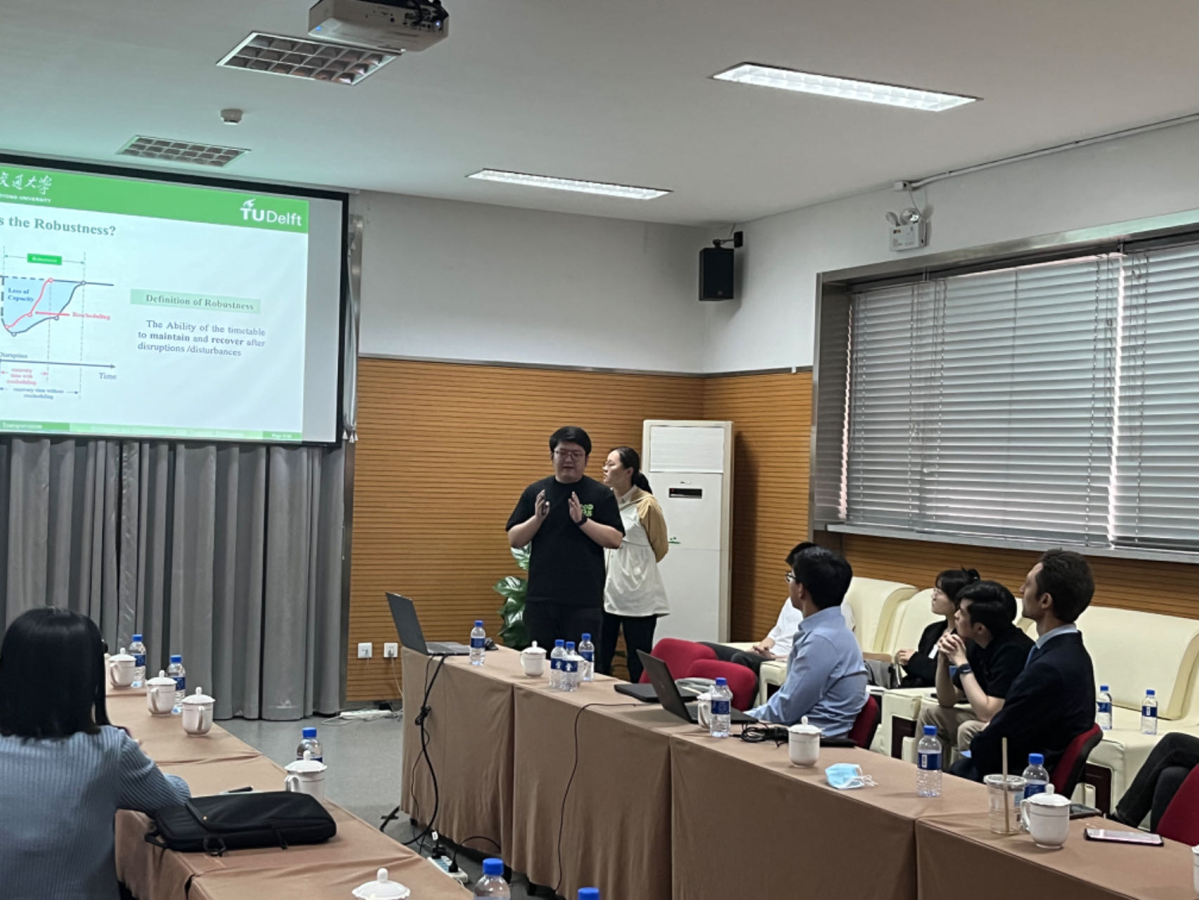 Evaluation And Enhancement Of High Speed Railway Timetable Robustness